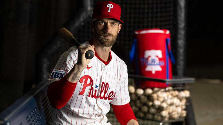 Bryce Harper back in Phillies lineup 2 days after being hit by pitch Bryce Harper back in Phillies lineup 2 days after being hit by pitch