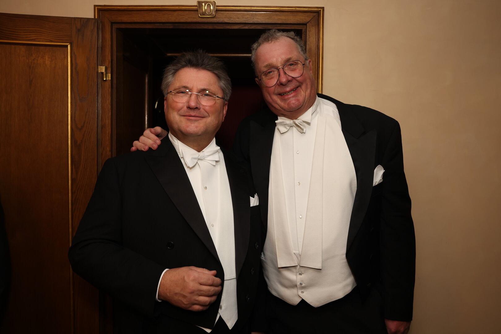 Politik und Wirtschaft am Opernball: Volle Logen, gute Stimmung