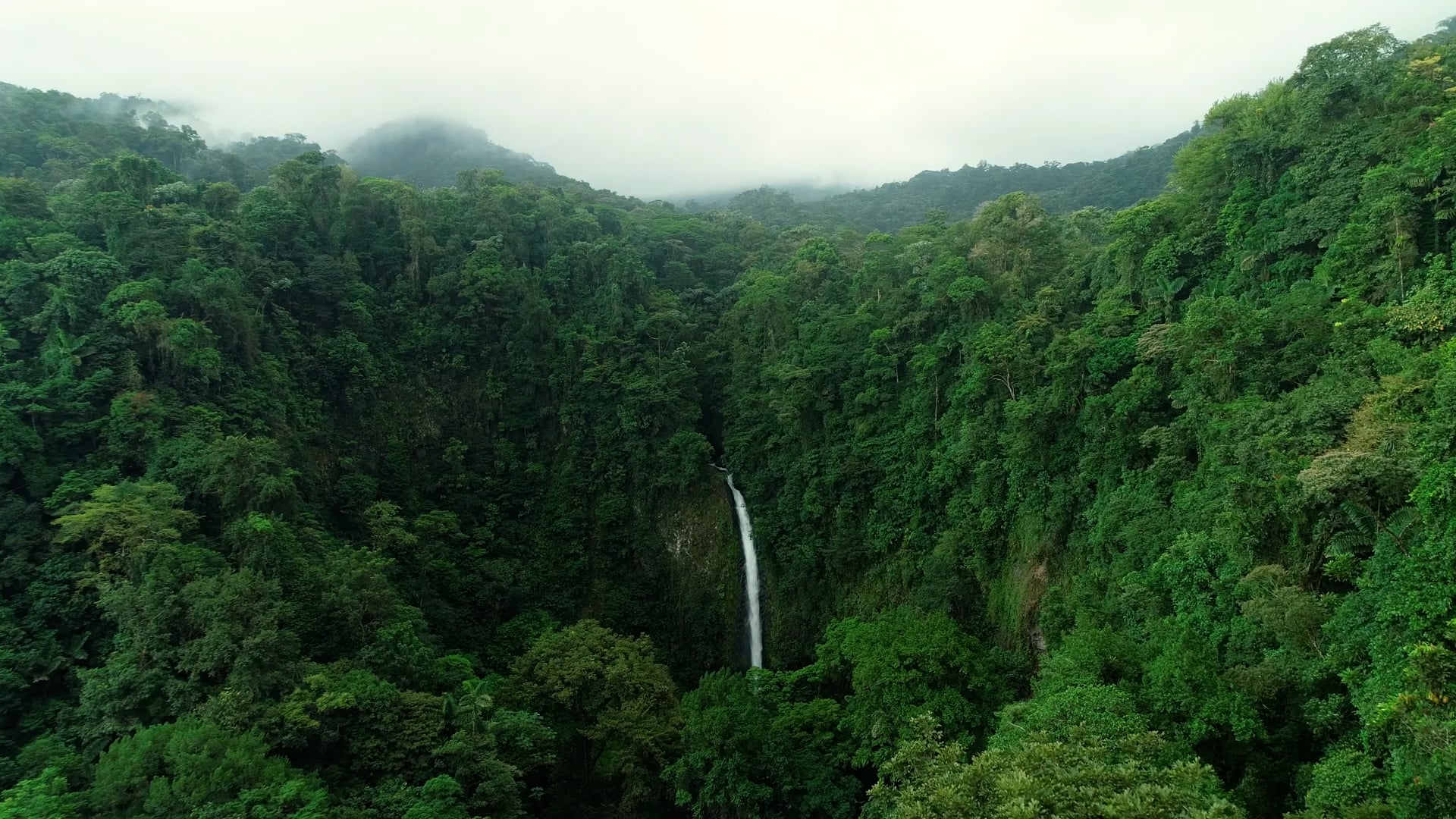 Las impresionantes vistas de Costa Rica: un viaje épico en dron