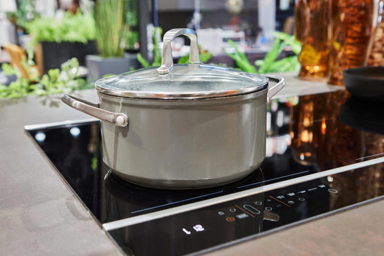 No. 6 Alabama visits No.5 Tennessee in SEC heavyweight matchup