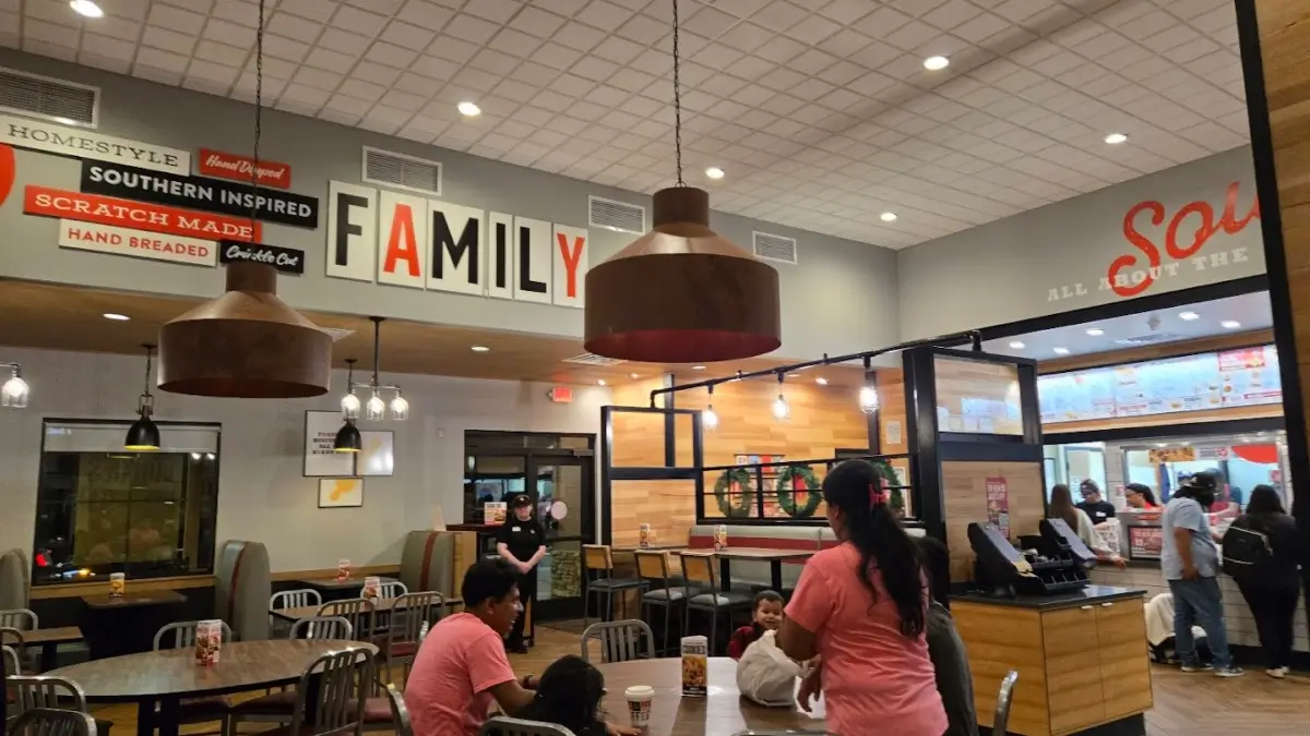 'HR Doesn’t Care What We Do’: Black Fast Food Worker Sues After White ...