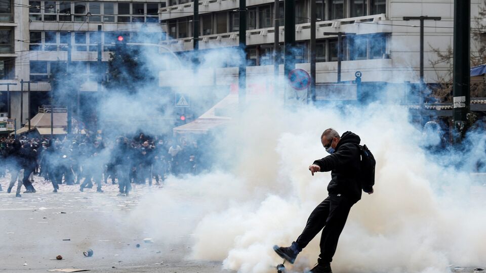 Greece: Riots erupt in Athens, Thessaloniki on second anniversary of ...