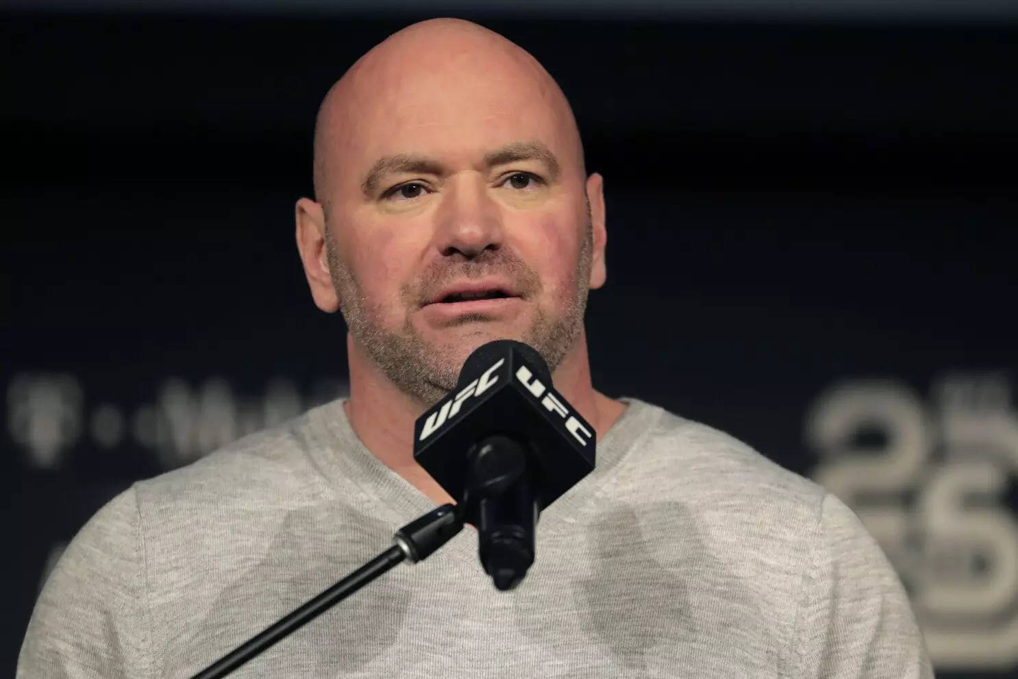 UFC CEO Dana White's teeth spark a bizarre discussion among UFC fans in ...