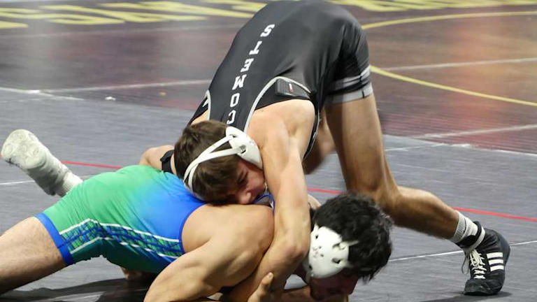 Oregon (OSAA) 6A, 5A wrestling championships Day 1 roundup