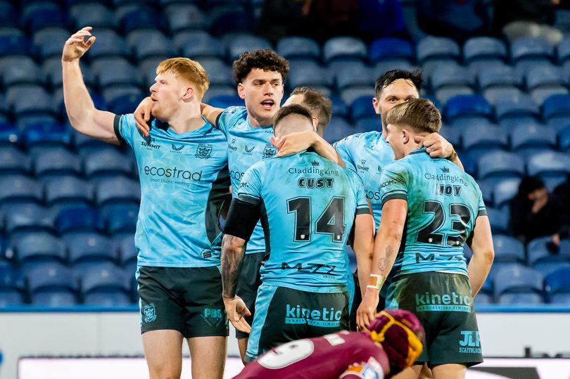 Hull FC snatch win at Huddersfield as Aidan Sezer steps up with winning ...