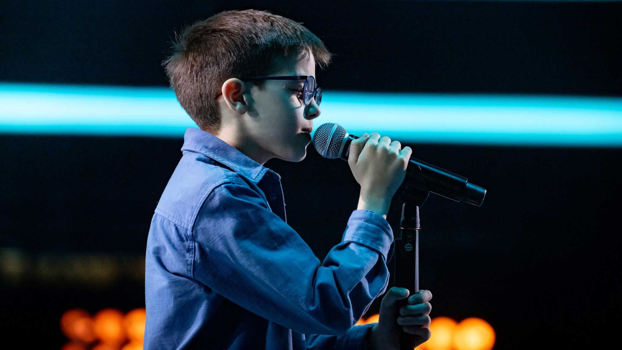 Süßer als eine ganze Schokoladenfabrik: Athanasios singt "Lieb mich ...