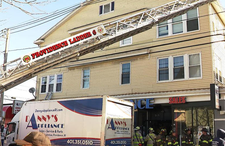 4 families displaced after Providence fire