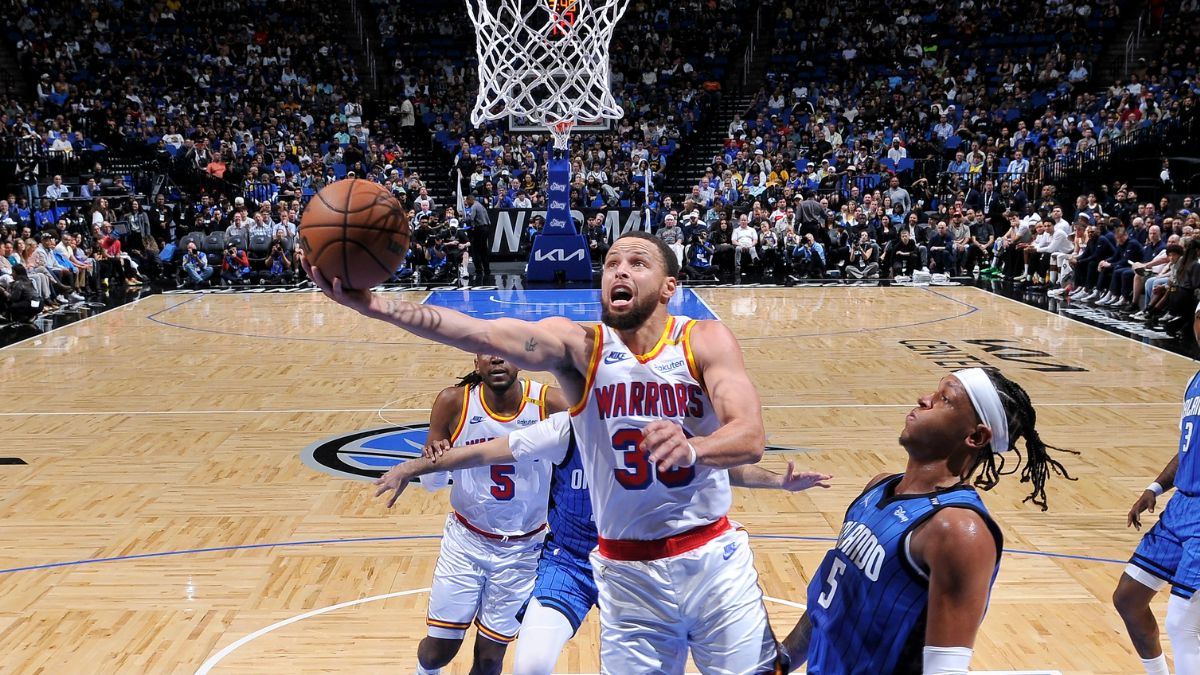 Magic coach Mosley shares matter-of-fact response to Steph's big game