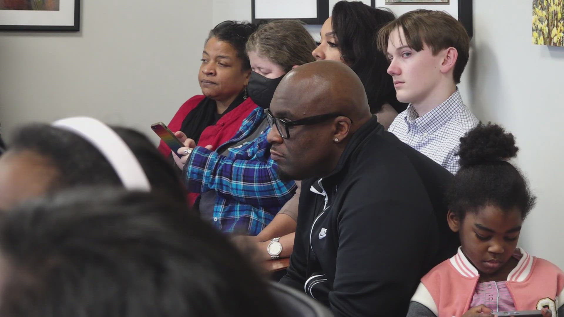 Community clashes with KCSO during meeting, after 2 Black men died during recent deputy encounters