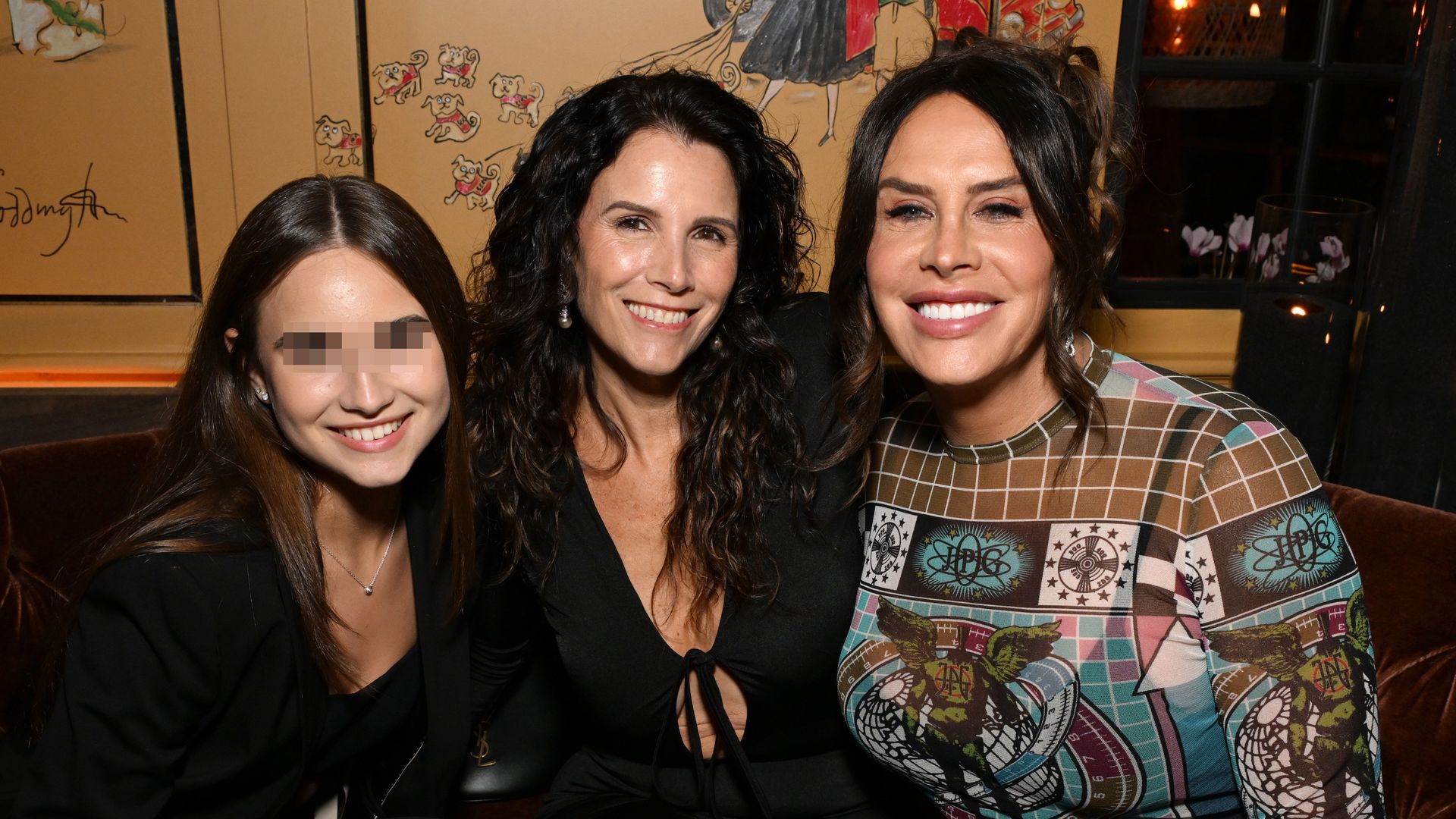 Karla Sofía Gascón y su mayor premio: el apoyo de su mujer e hija en ...