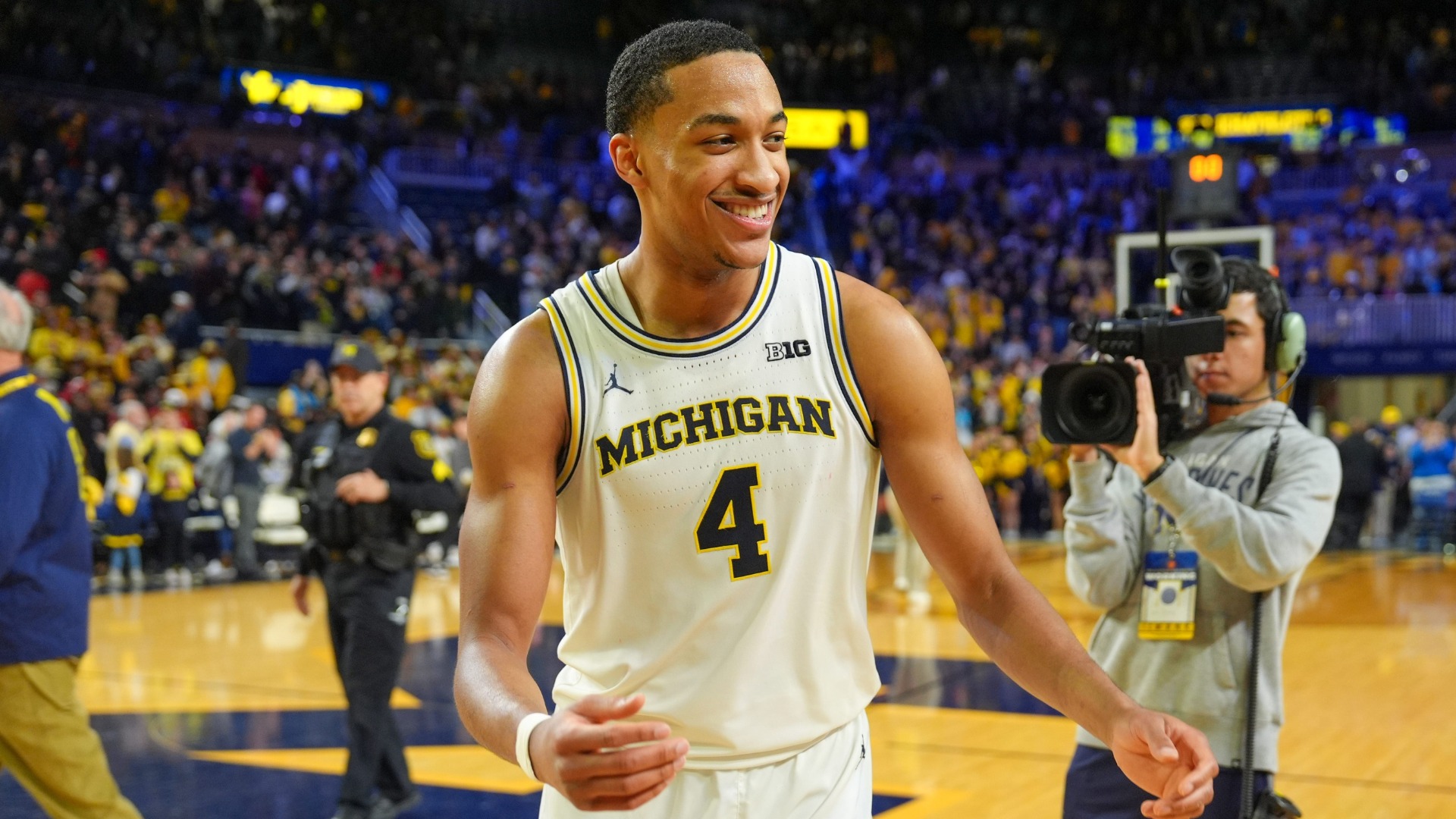 Michigan Wolverines' Stunning Comeback & Buzzer Beater Win!