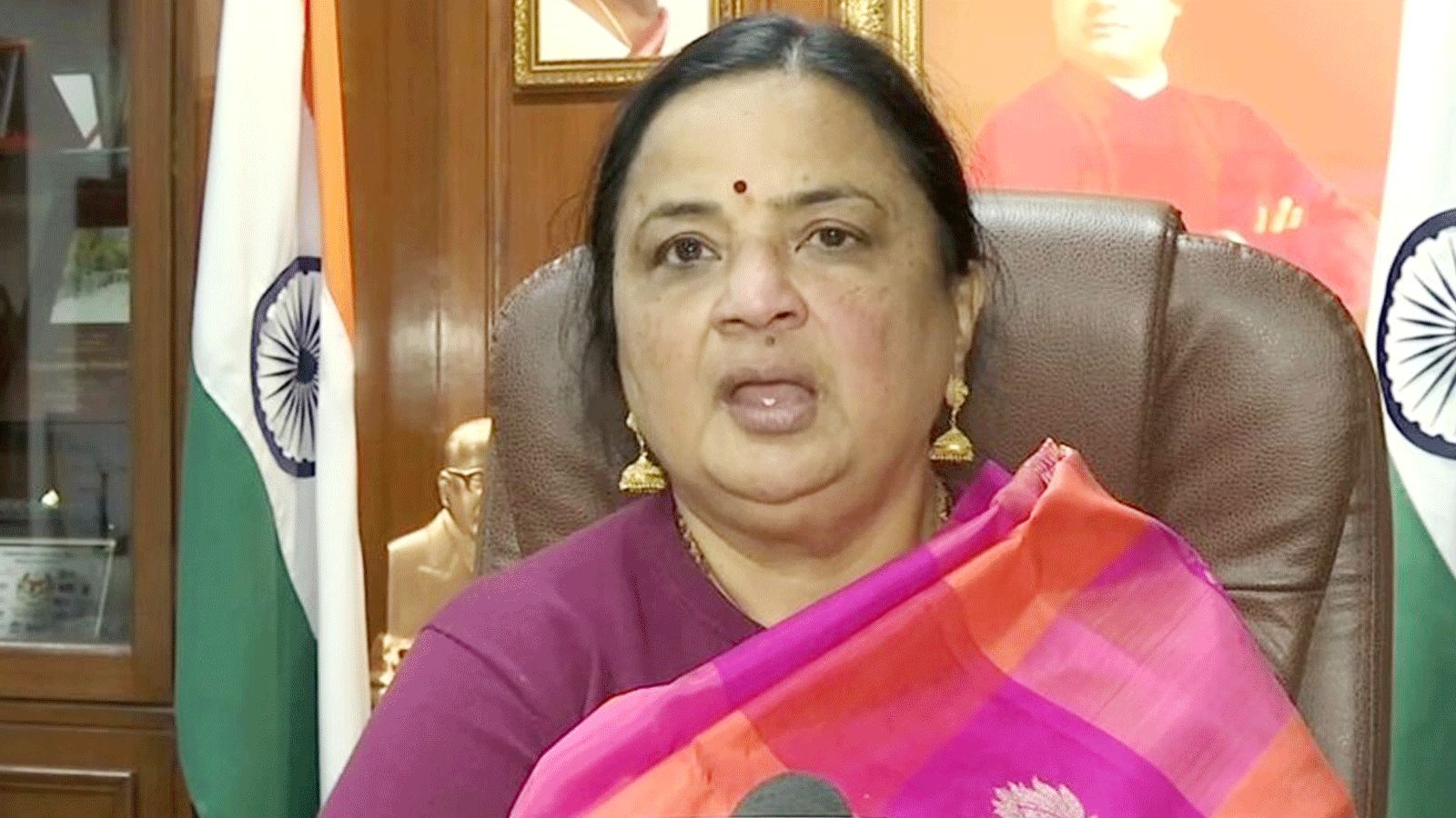 भारतीय राजाओं को बनाया खलनायक, मुगलों की झूठी तारीफ, JNU VC बोलीं ...