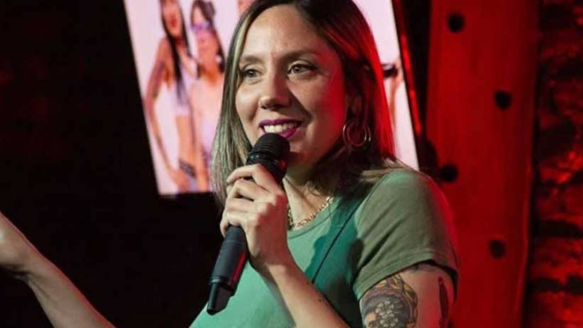 De las relaciones públicas al stand-up: Quién es Pam Pam, la comediante ...