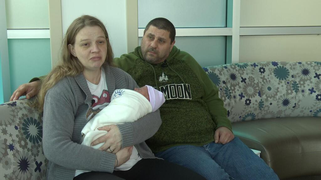 First responders help deliver baby in Elk River parking lot