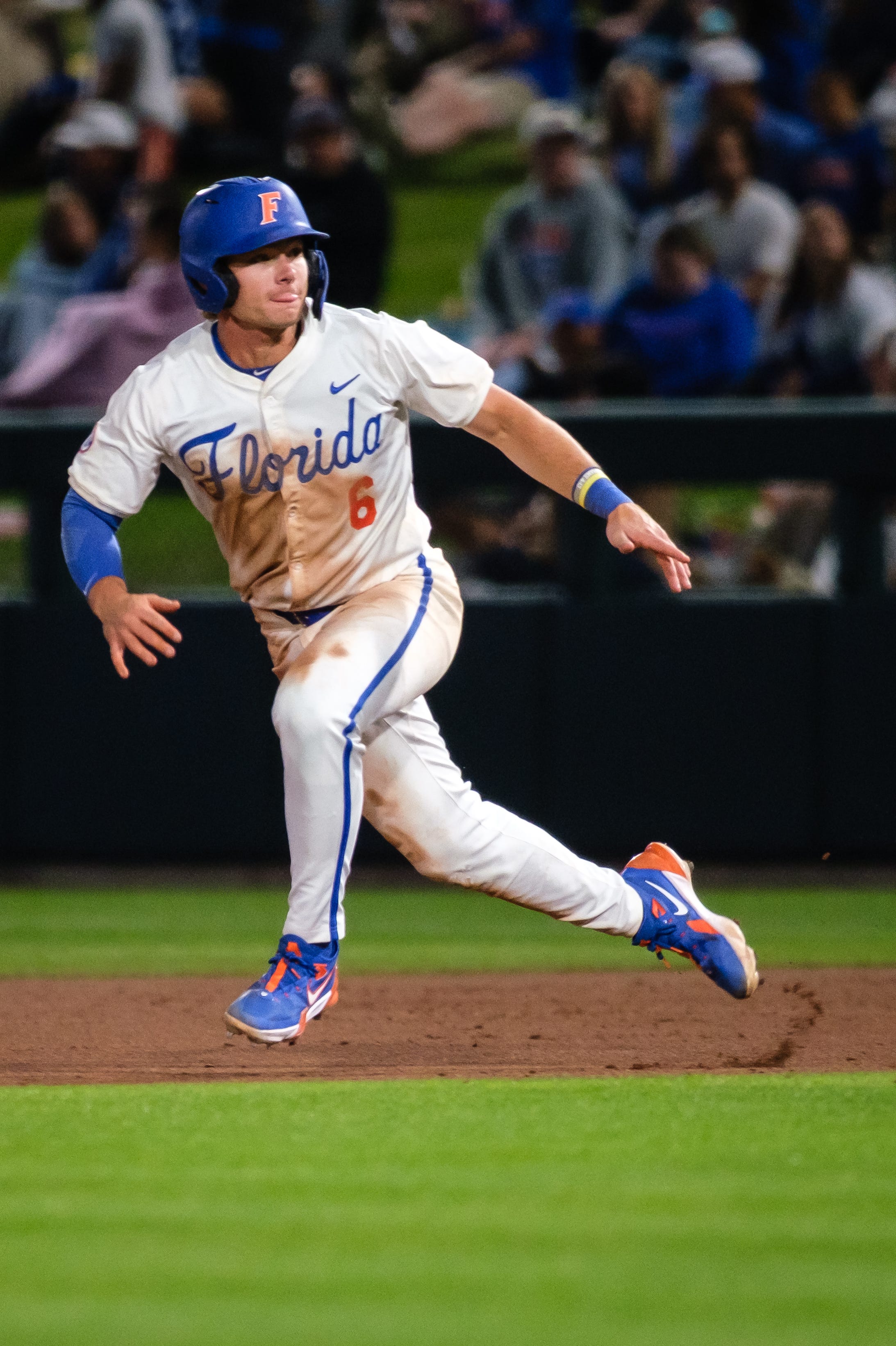 Bobby bombs. Three homers by Bobby Boser lifts Florida baseball to win ...