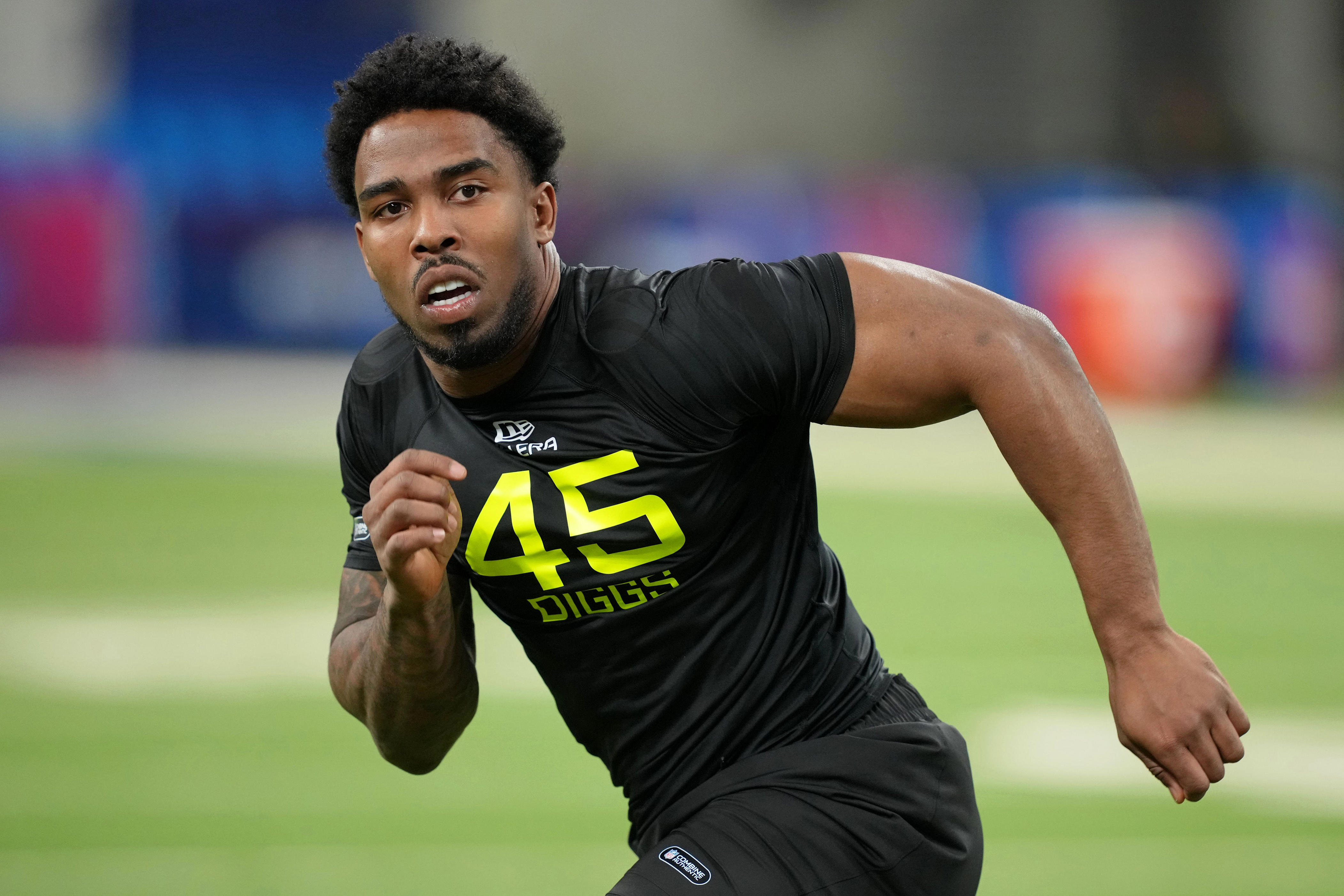 Former Texas A&M DL sees his draft stock rise after strong performance ...