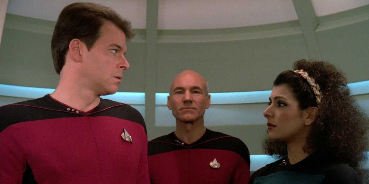 5 Odd Star Trek: TNG Details You Only Notice When Rewatching The First Few Episodes