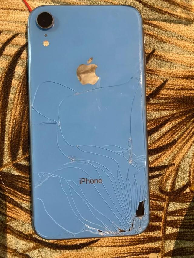 Tech-savvy individual shares how they scored usable iPhones from waste ...