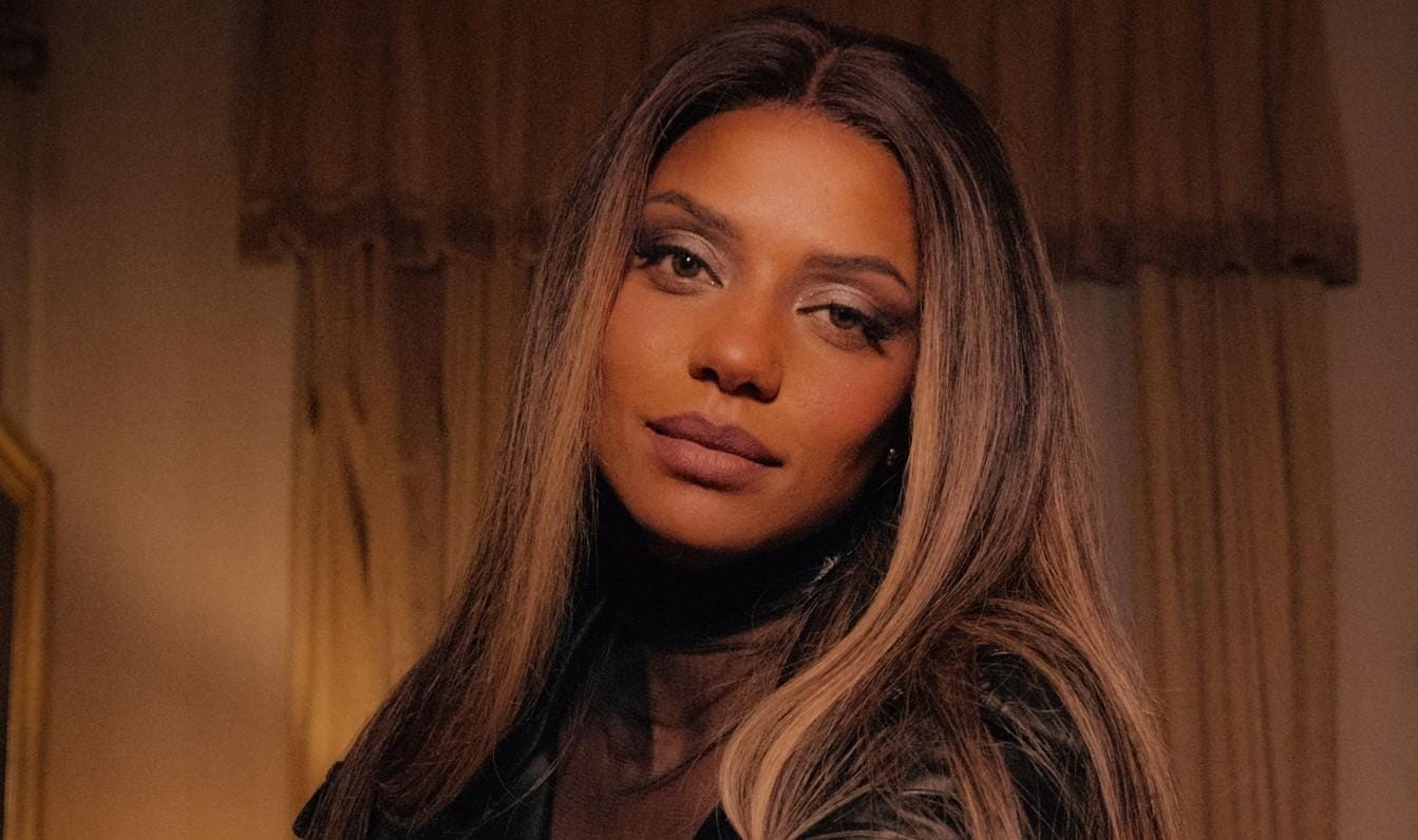 Kiara Timas: "Por mais que tentem apagar a nossa luz, somos nós que ...