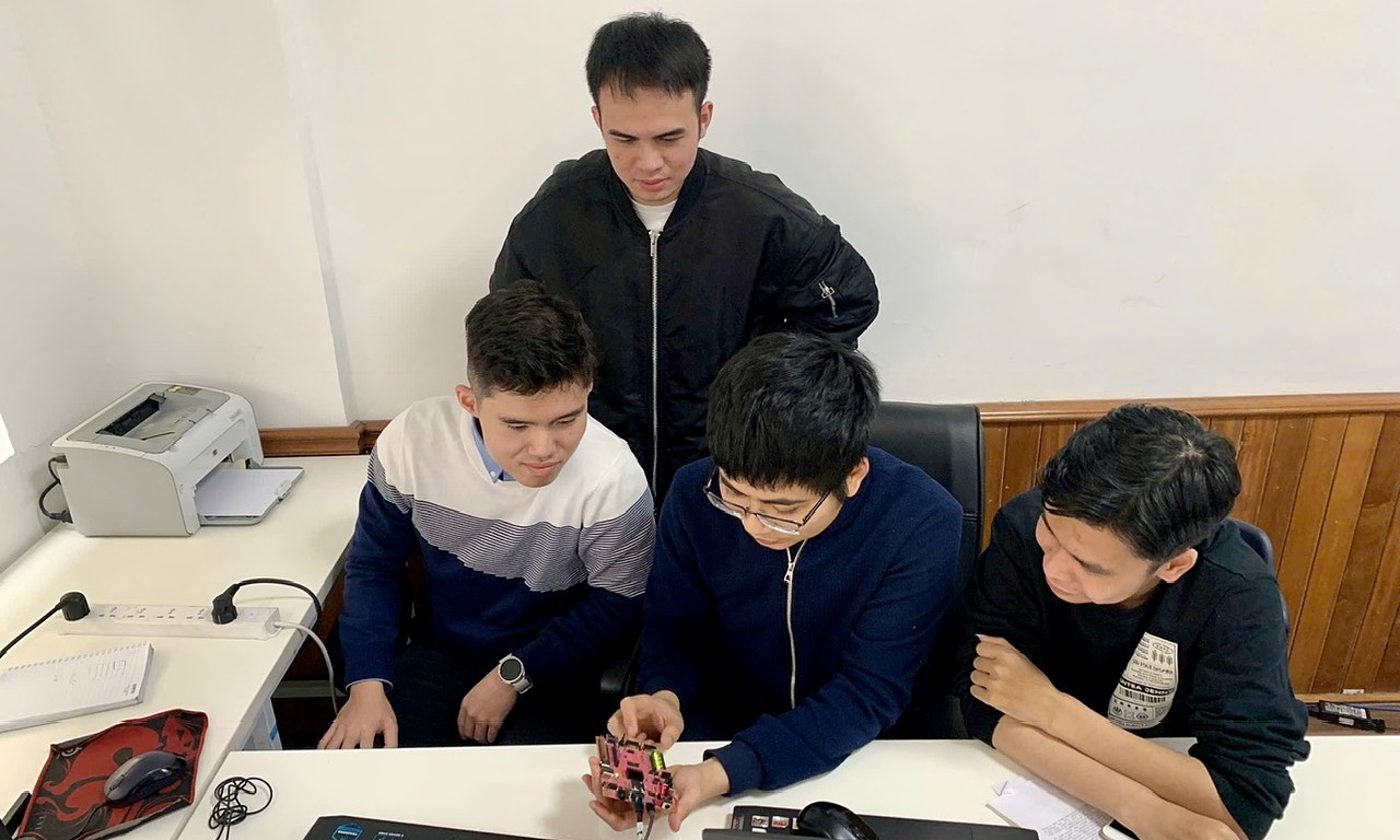 Vietnamese students enter international circuit design contest finals ...