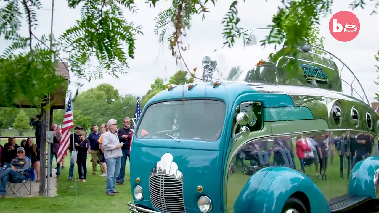 DecoLiner: The $500,000 Double-Decker Motorhome