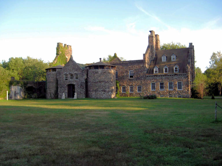 Adrien Brody Lives in the OPPOSITE of a Brutalist Home—You Have to See It