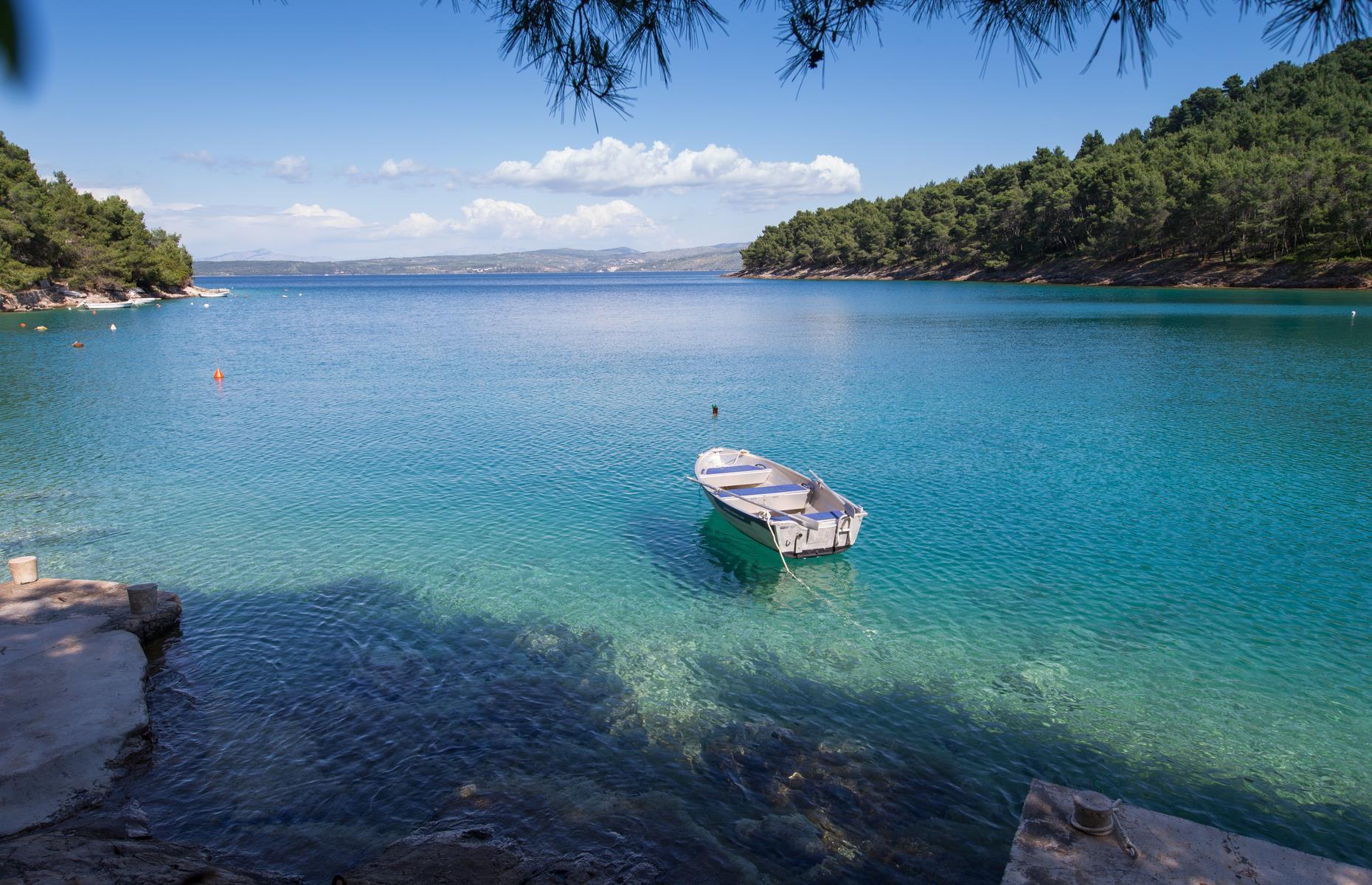 12 einsame Inseln im Mittelmeer (und was es dort zu erleben gibt)