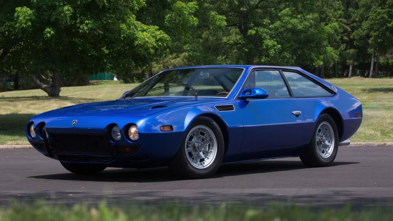 10 Barn Finds That Made Their Owners Instant Millionaires