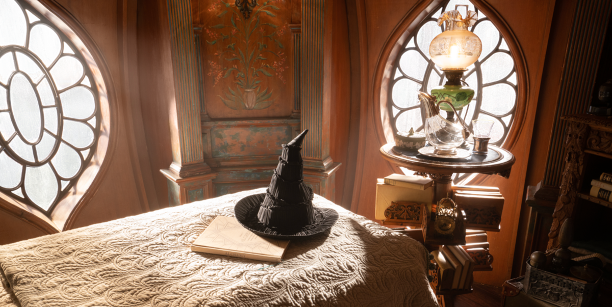 6 Unforgettable Details in Wicked's Award-Winning Set Design