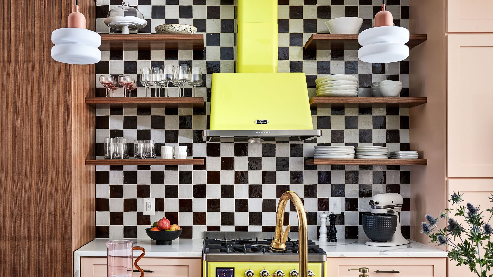 Check-mate. These Surprising Checkerboard Kitchen Tiles Are Proving ...