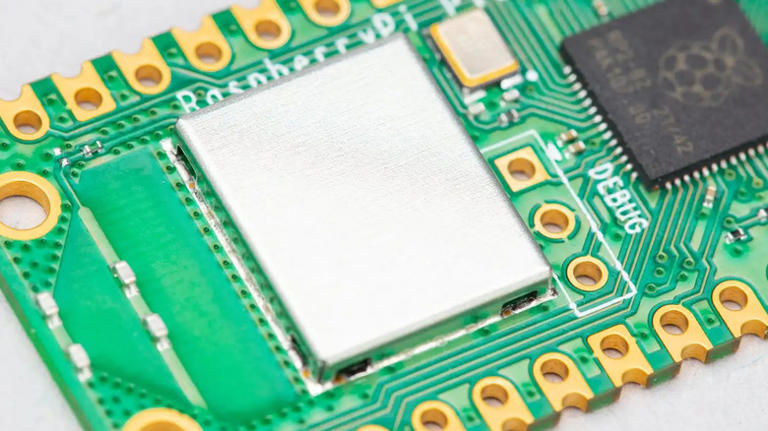 Raspberry Pi Pico W Vs. Pico: How Are They Different & What Are They ...