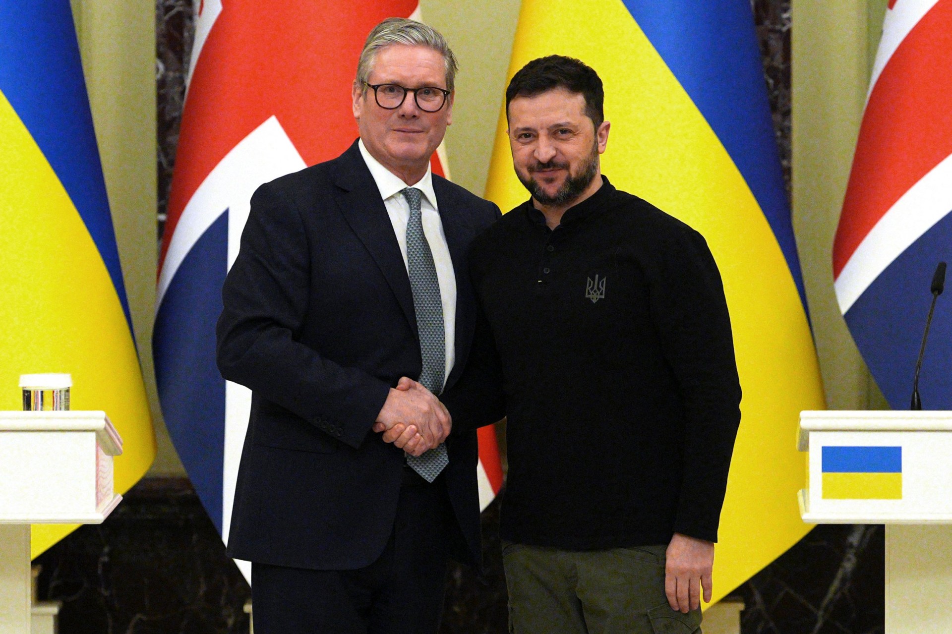 Why does Volodymyr Zelensky not wear a suit?