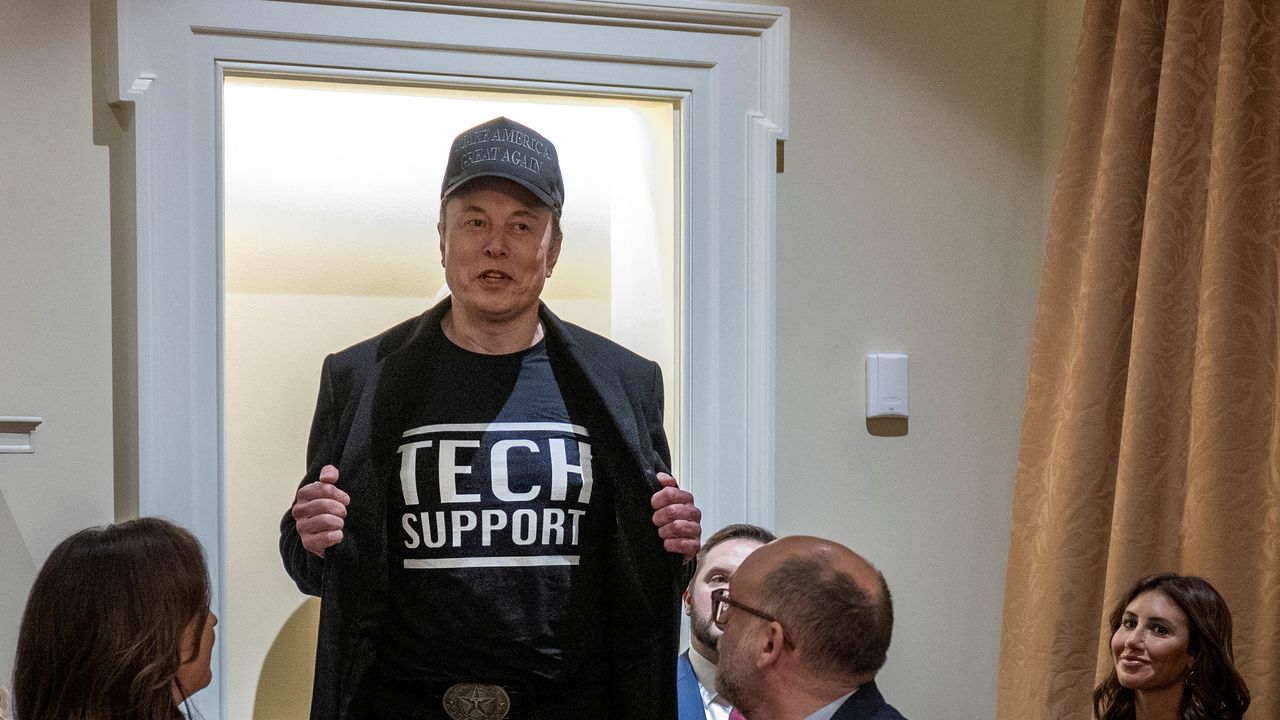 Federal workers get another Musk email, but no explicit firing threat