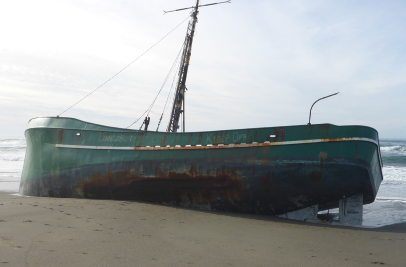 Sleepy captain's shipwreck removed from Bay Area beach after 9 years