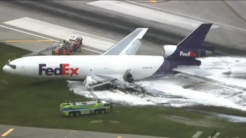 FedEx cargo plane makes emergency landing