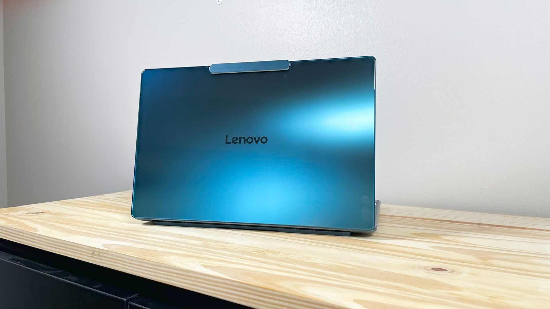 The Lenovo Yoga Slim 9i is the most beautiful laptop I've seen, but ...