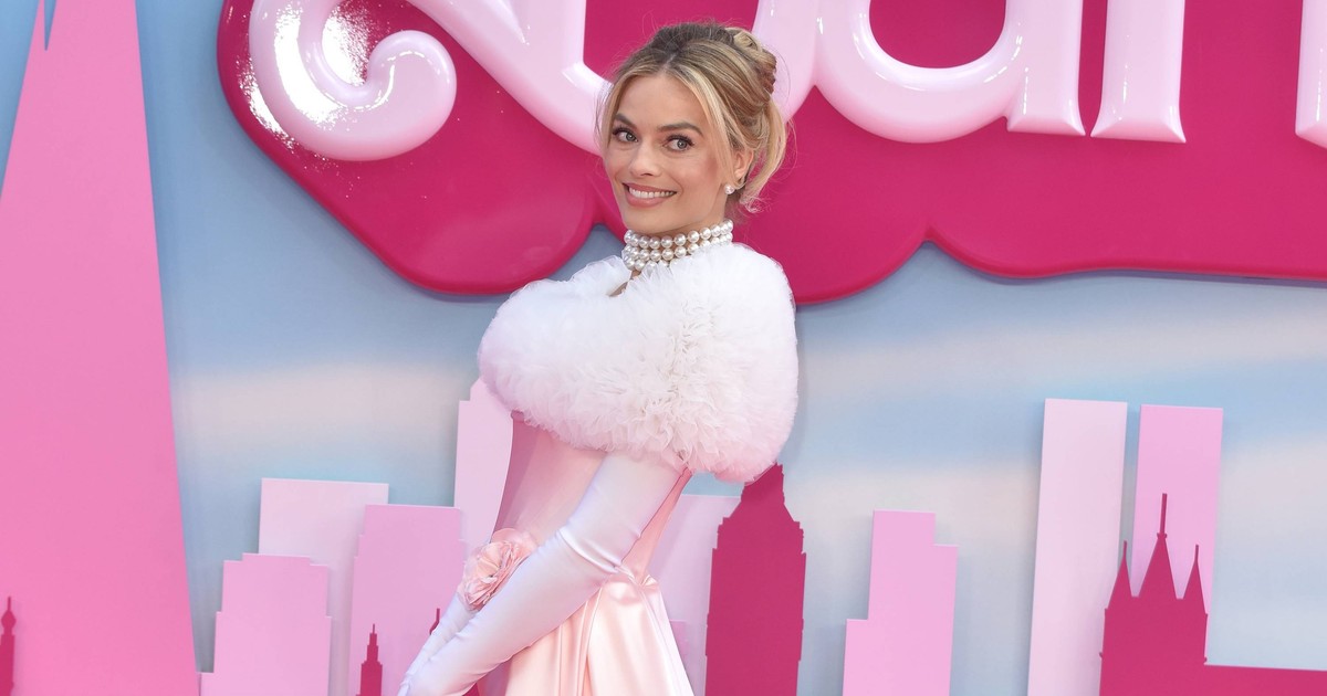 21 Times Celebrities Unlocked Vintage Vaults for Oscars Red Carpet, And Served