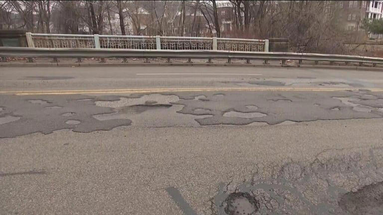 Wayne County officials urging drivers to report potholes as cases rise