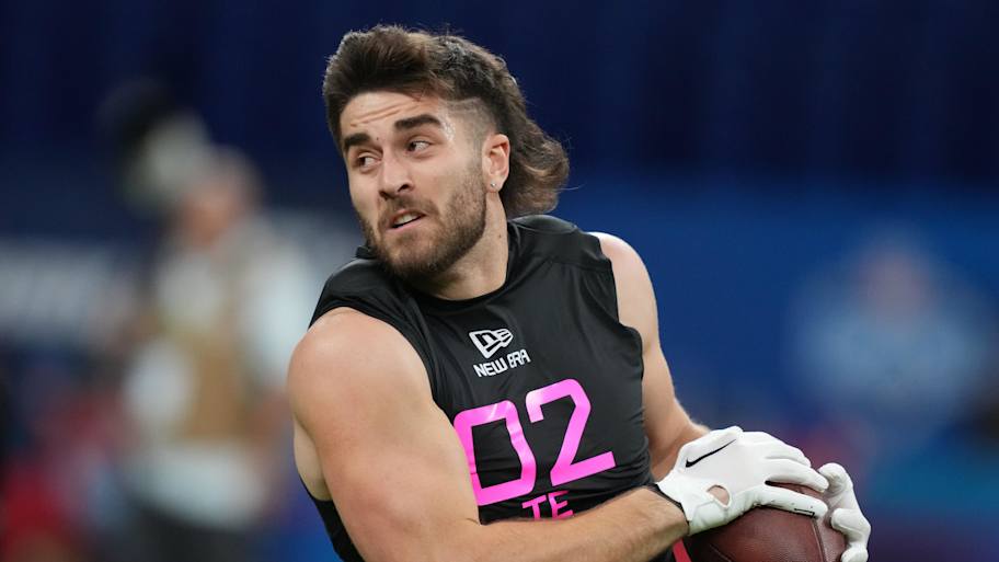 Pitt's Gavin Bartholomew Excels at NFL Combine