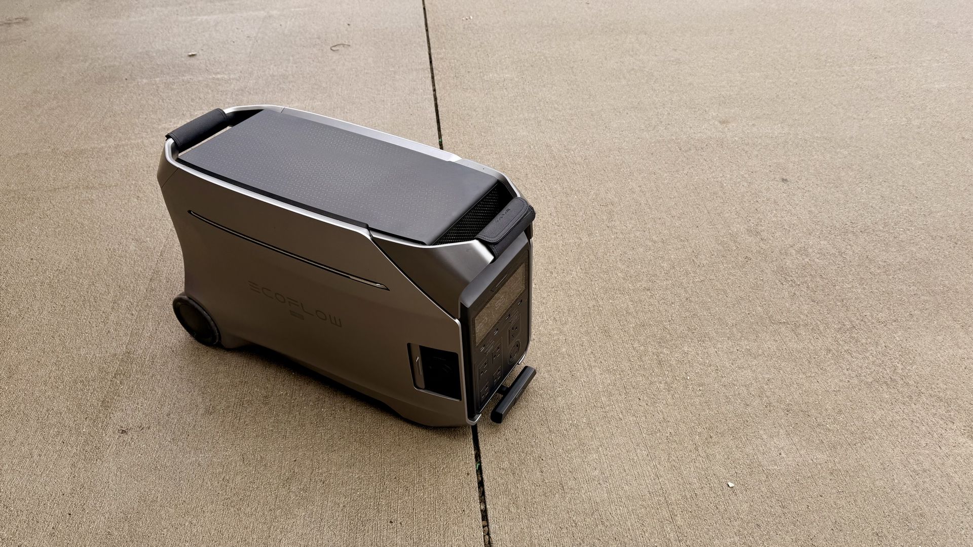 I tested out the EcoFlow Delta Pro 3 and it's ultra-compact, ultra-high ...