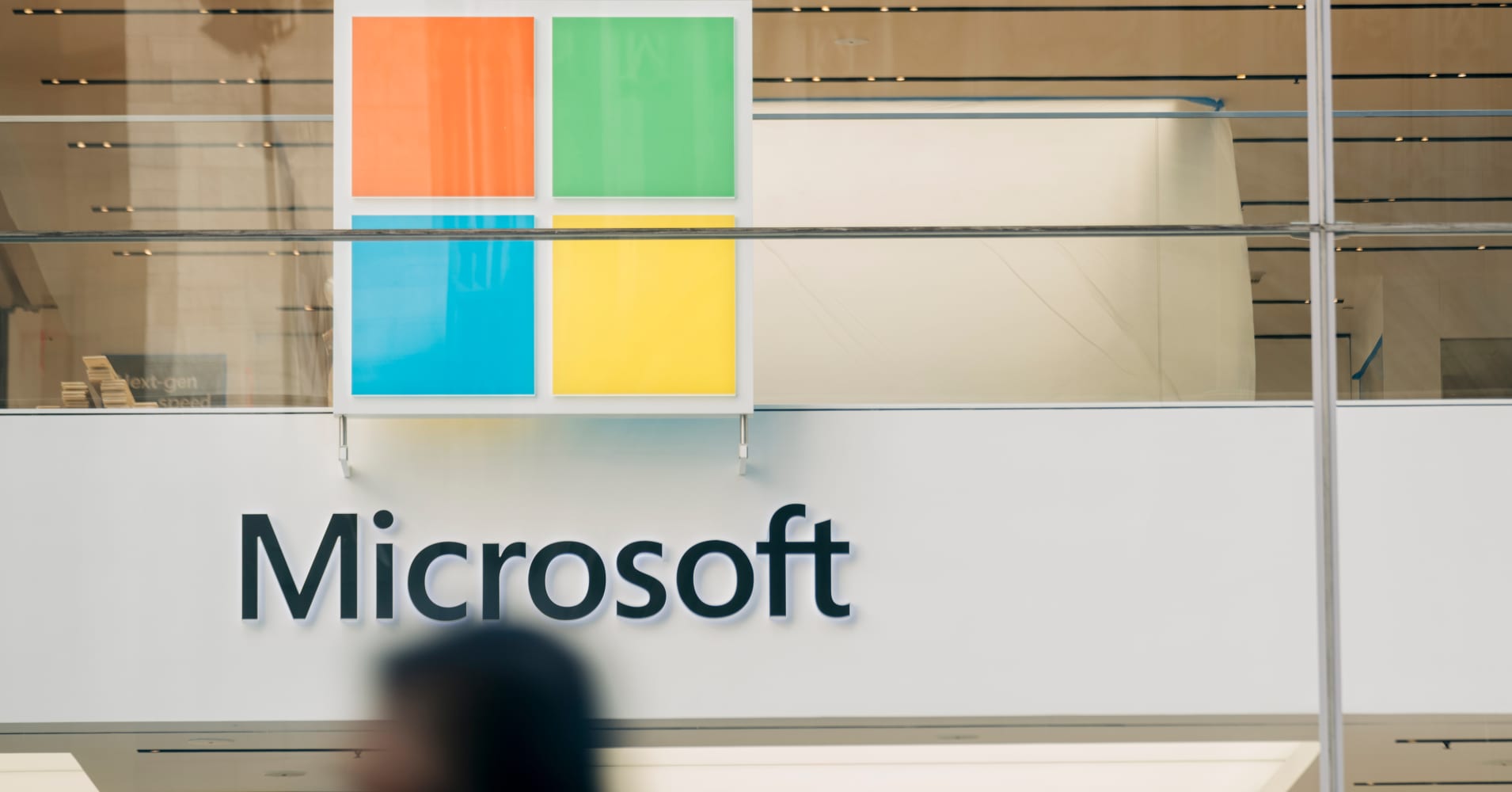Microsoft resolves global outage that left tens of thousands unable to ...