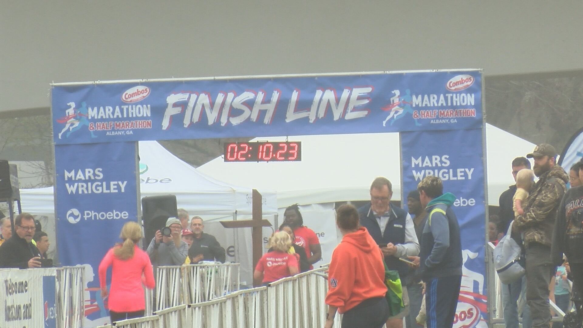 How pacers keep the Albany COMBOS Marathon going