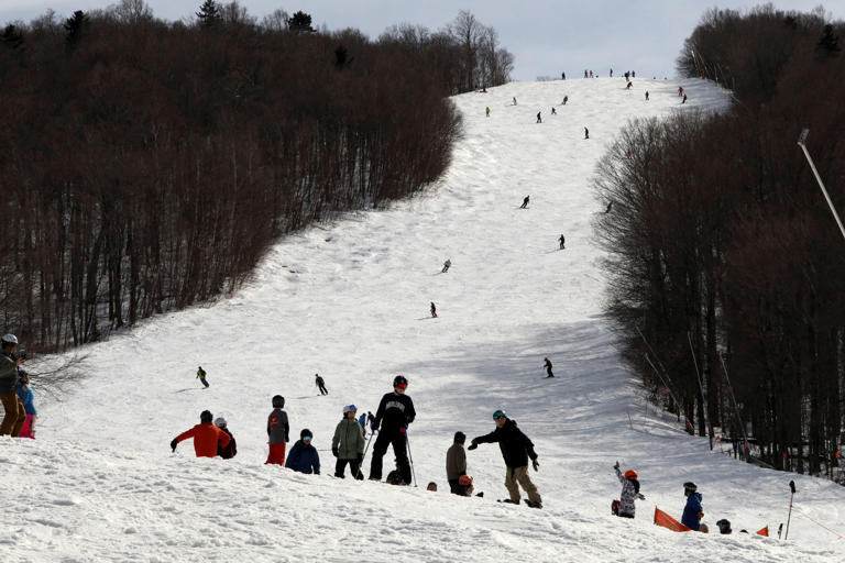 Protestors Ambush Vance During Vermont Ski Weekend: ‘Go Ski in Russia’