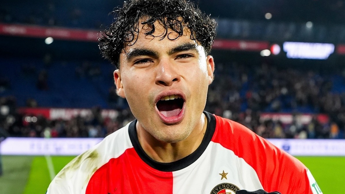VIDEO: Was Stephano Carrillo's Goal Legit? Referee Disallows Feyenoord ...