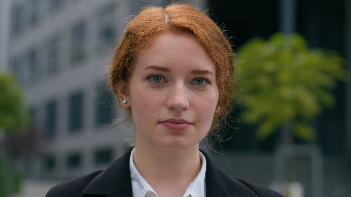 11 Signs You're Dealing With An Emotionally Unhinged Person, According ...