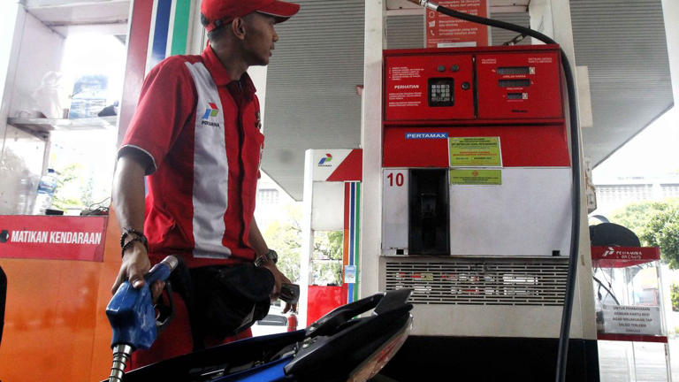 UPDATE Harga BBM Hari Ini 2 Maret 2025: Pertamina Turun, Shell, BP, dan Vivo Kompak Naik
