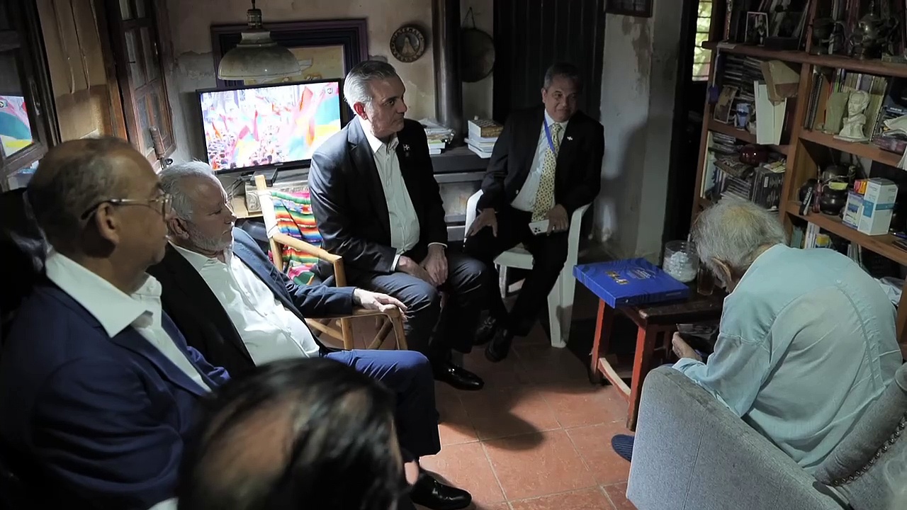 Presidente Luis Abinader es recibido por Pepe Mujica en su "humilde ...