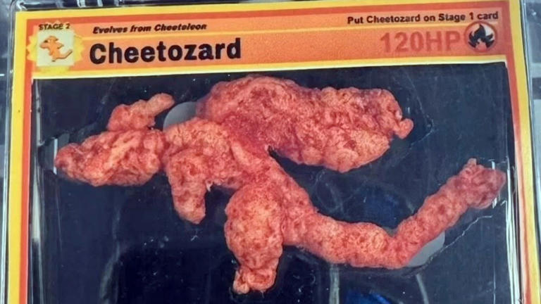 Un Cheeto con forma de Charizard alcanza los $10,000 en subasta