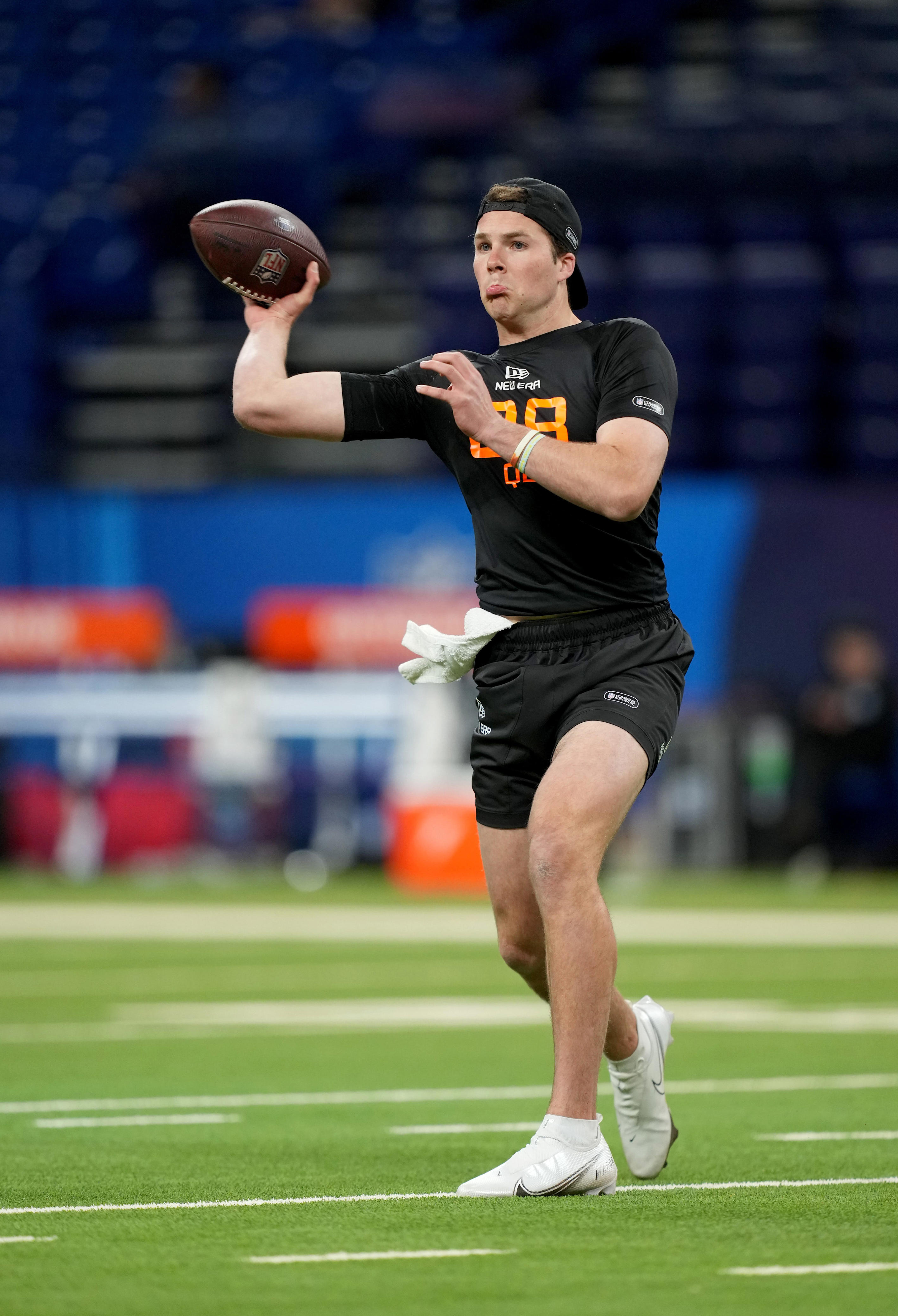 Watch Notre Dame quarterback Riley Leonard throw in front of scouts at ...