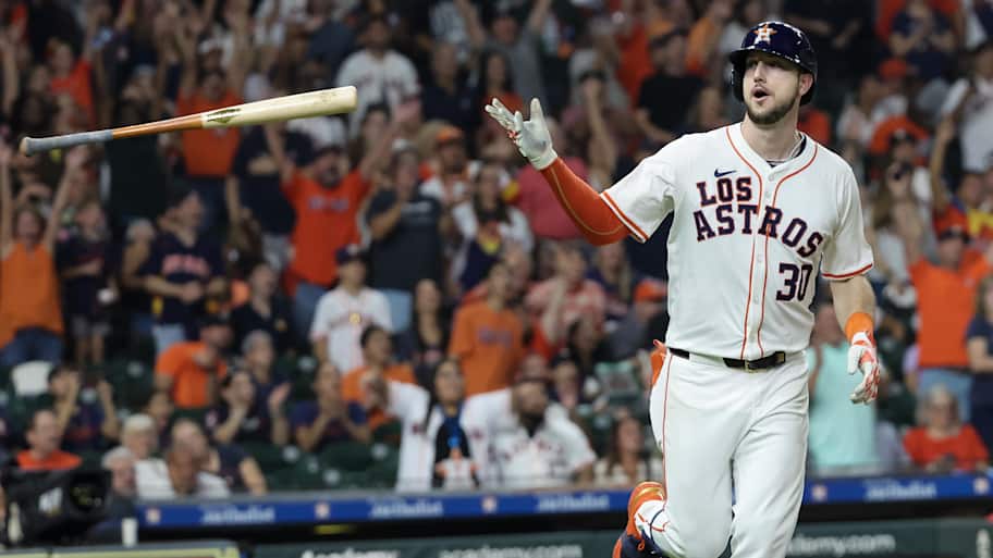 Chicago Cubs' Newest Superstar Projected To Lead Team in Home Runs